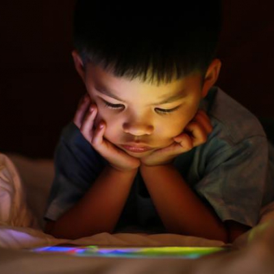 Too much screen time harms brain development | Eduway